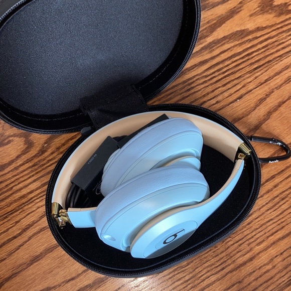 Beats by Dre | Headphones | Beats Studio 3 Wireless And Noise ...